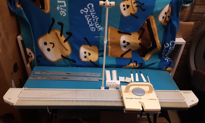 Home Knitter Knitting Machine KX350: Mid-gauge, Excellent for Beginners ...