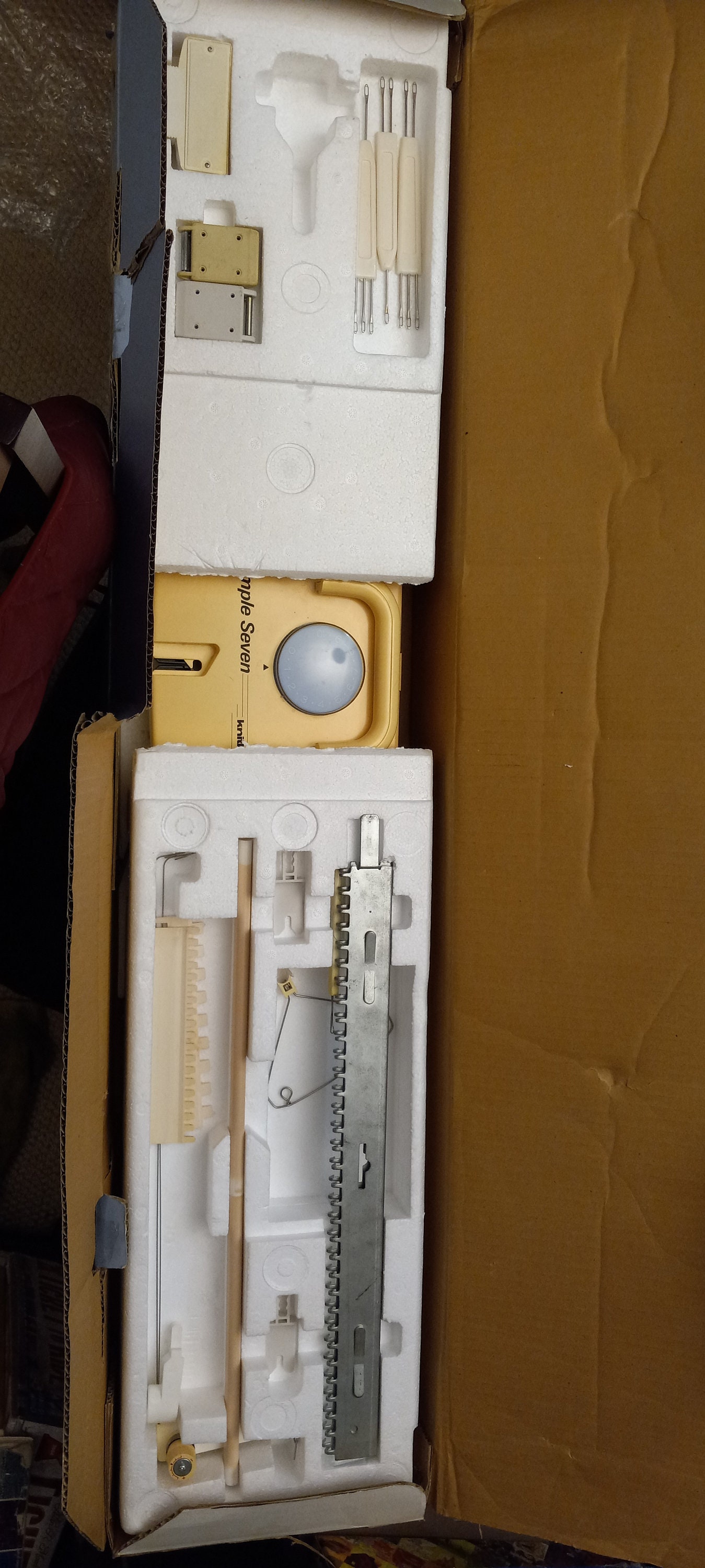 Home Knitter Knitting Machine KX350: Mid-gauge, Excellent for Beginners ...