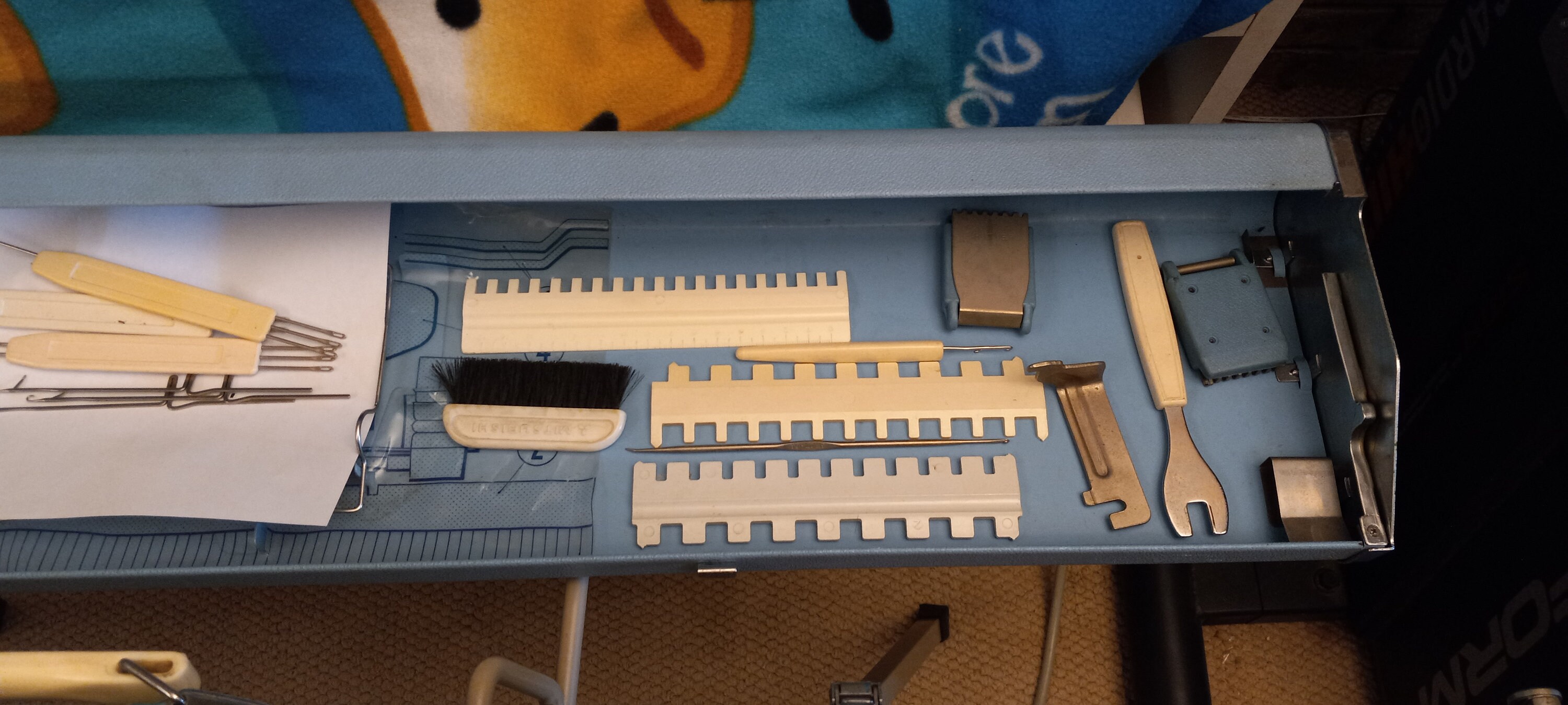 Brother Knitting Machine With 8-push Button Patterning - Etsy