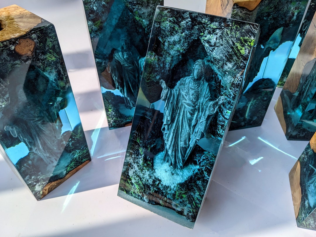 Christian decor, Table resin lamp, Christian lamp, Jesus Resin Wood ...