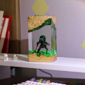 Custom Predator Lamp,resin Night Light, Resin Wood Art Lamp,gift for ...