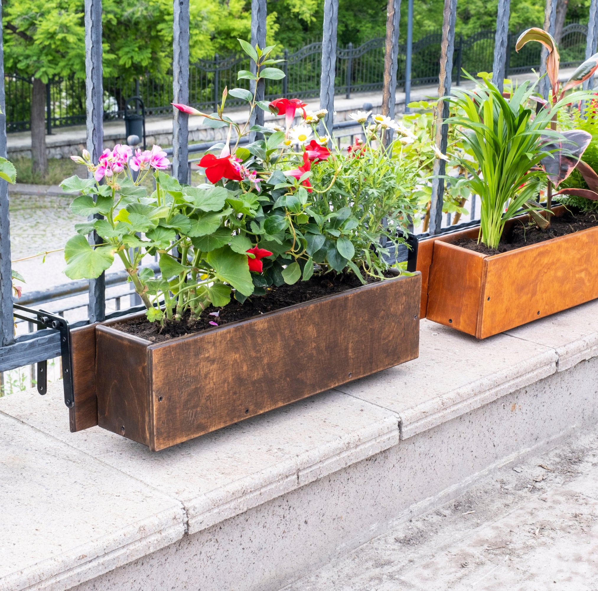 Balcony Railing Planter Box, Apartment Garden Hanging Rail Stand ...