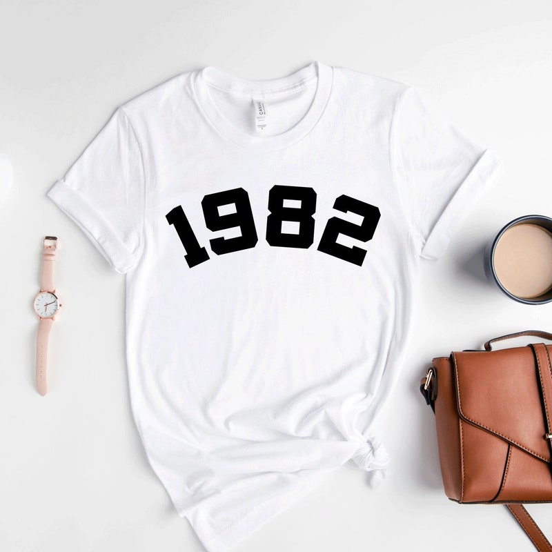 Vintage 1982 Tshirt - Etsy