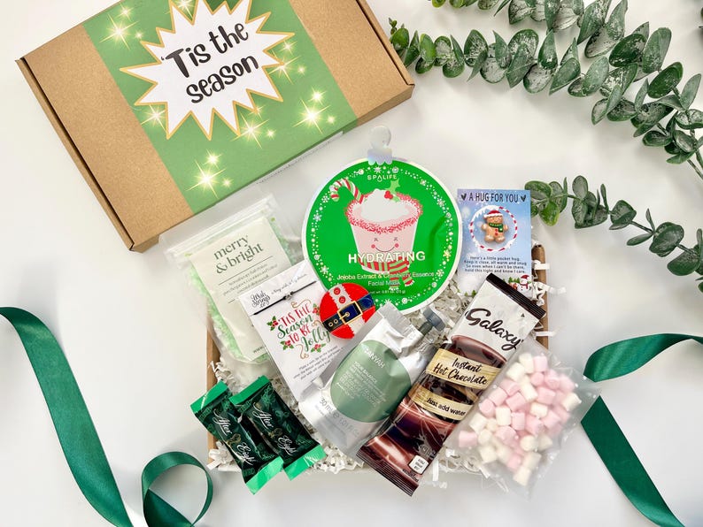 CHRISTMAS HAMPER | Xmas Self Care Kit | Secret Santa Pamper Gift for ...