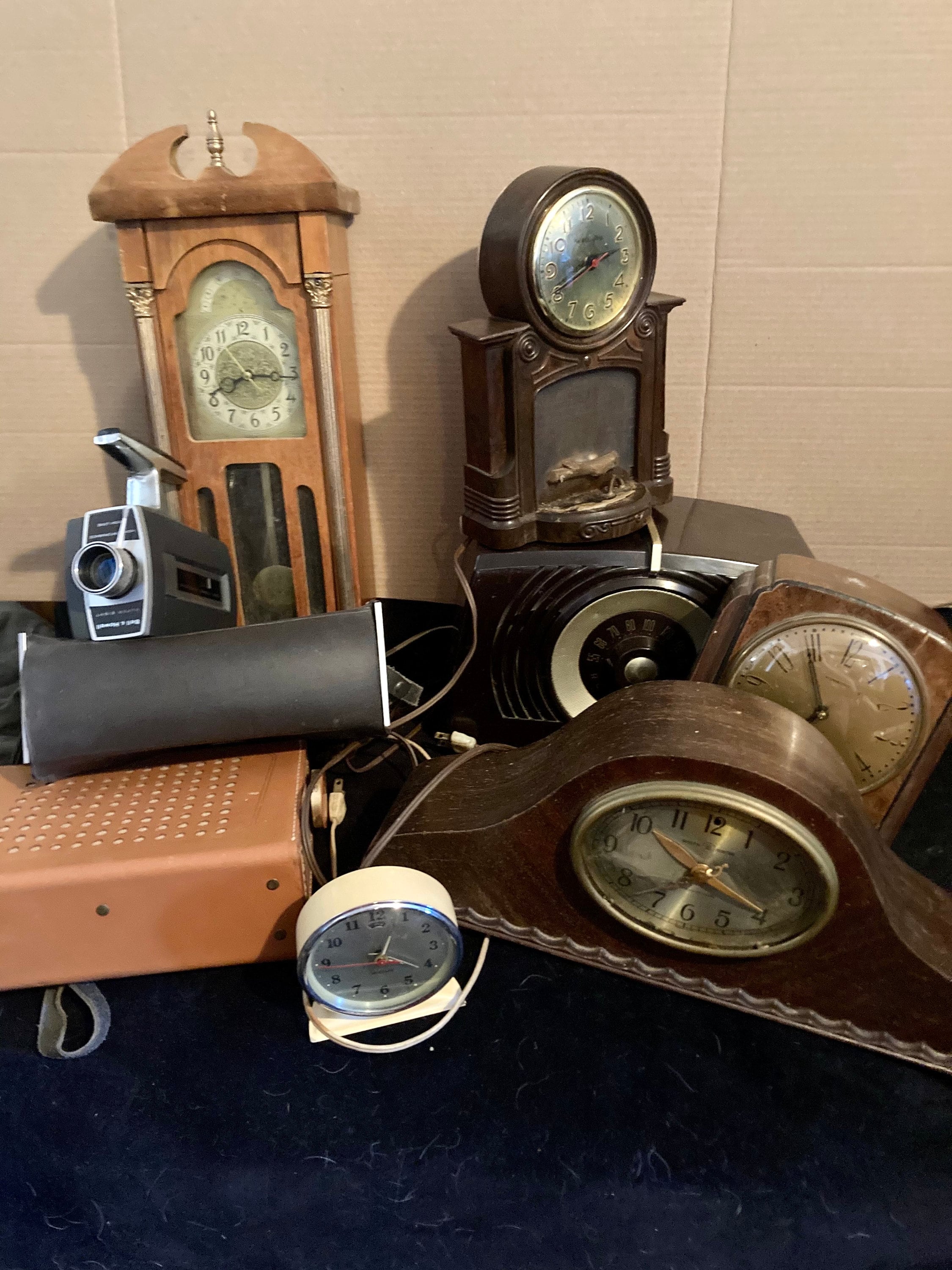 Antique to Vintage Clocks RCA Victor Radio Video Camera & Transistor ...