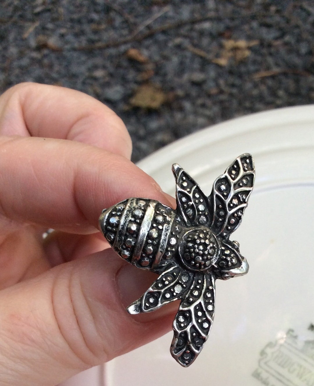 Vintage Bumble Bee Brooch Pin Goth Girl Fashion Honey Sting Jewelry ...