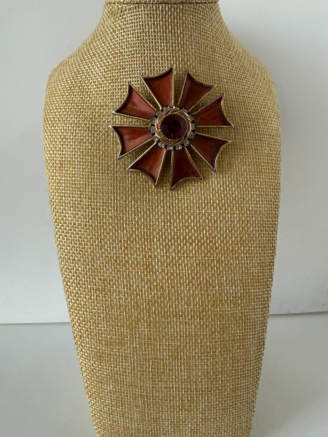 Vintage HAR Hargo Jeweled Enameled Stylized Starburst Flower Brooch ...