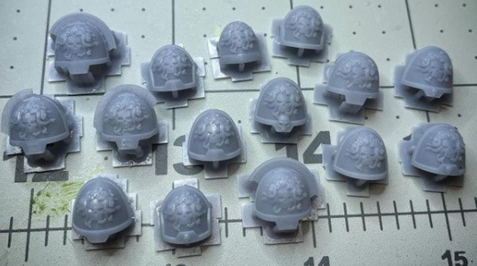 Custom Shoulder Pauldrons for Space Marines by Hunting Heresy - Etsy ...