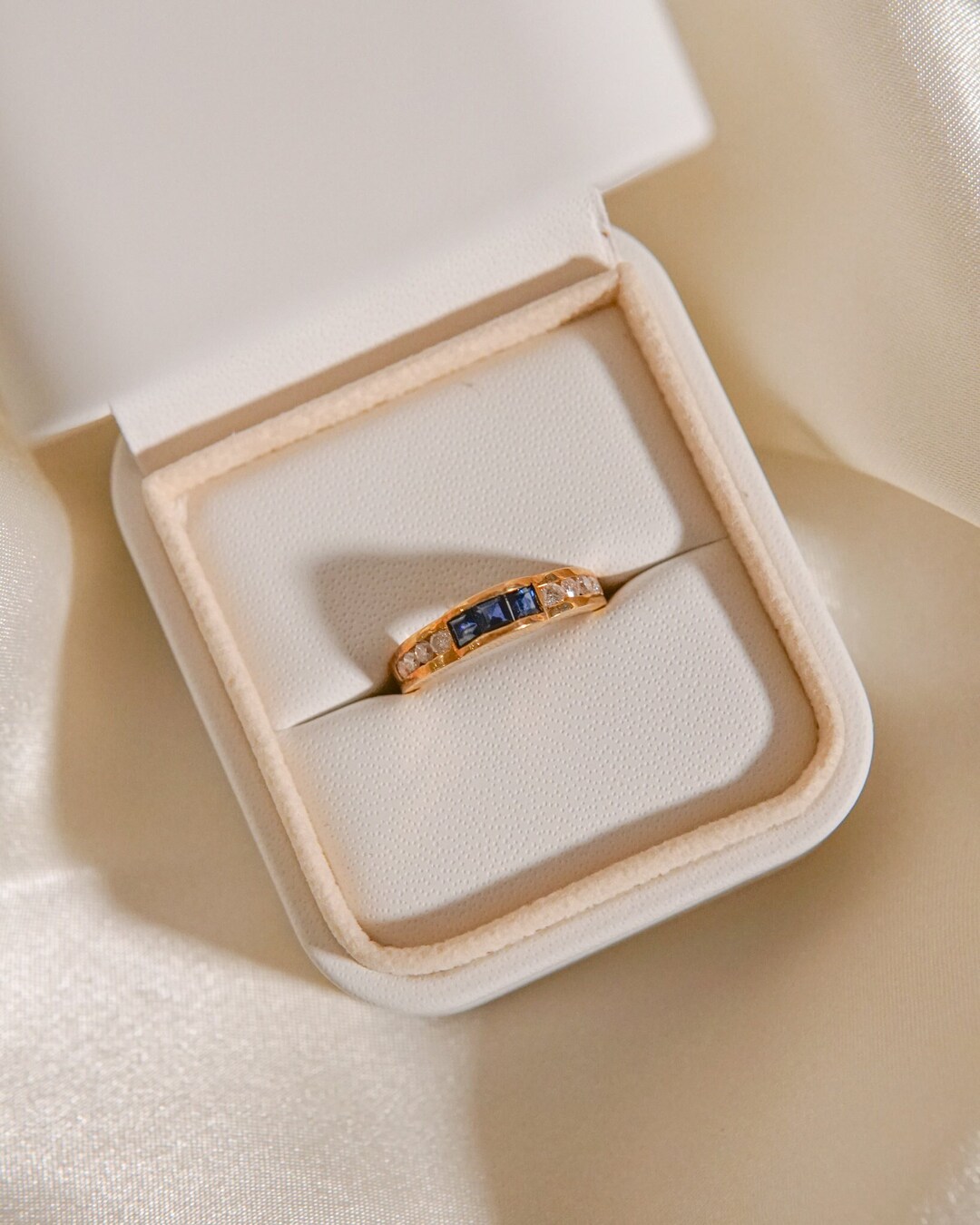 Vintage Diamond and Sapphire Bump Ring - Etsy