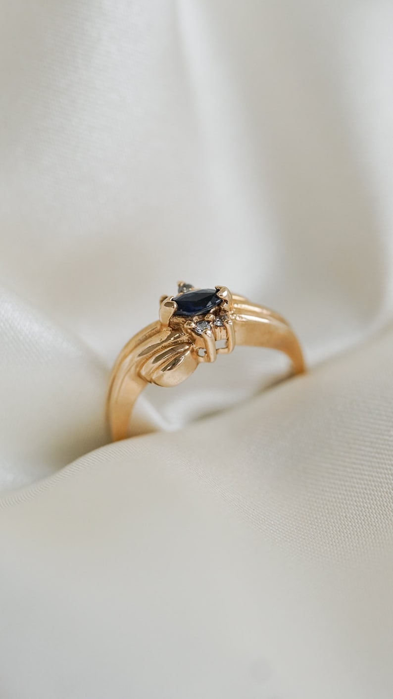 Vintage Sapphire and Diamond Garland Ring - Etsy