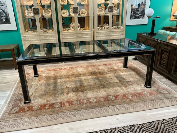 Lacquered glass dining table store