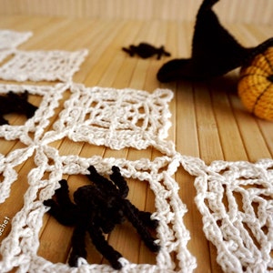 Halloween Cobwebs and Spiders Table Runner, Amazing Spider Webs ...
