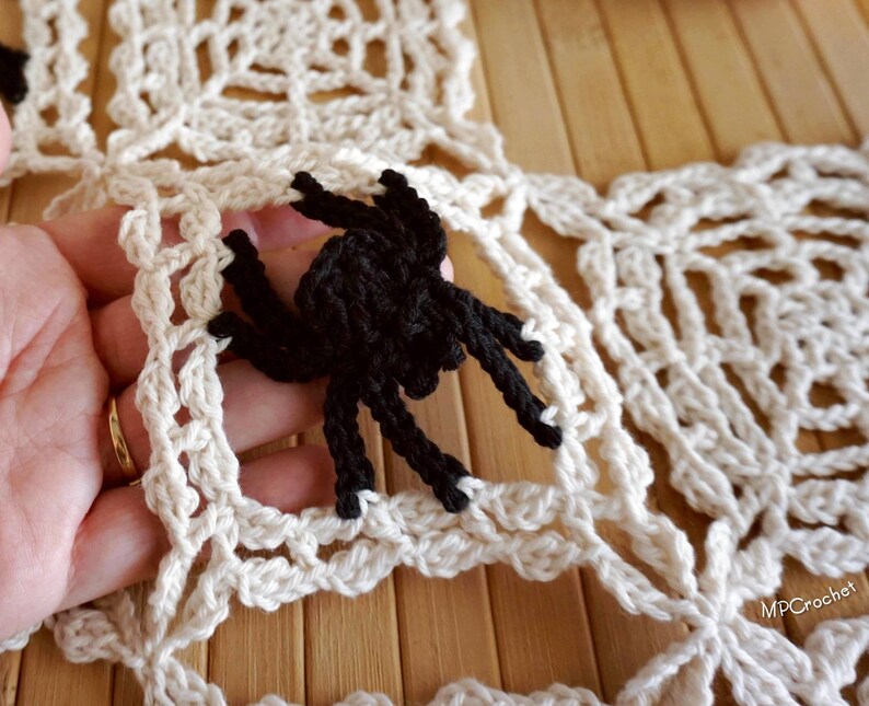 Halloween Cobwebs and Spiders Table Runner, Amazing Spider Webs ...