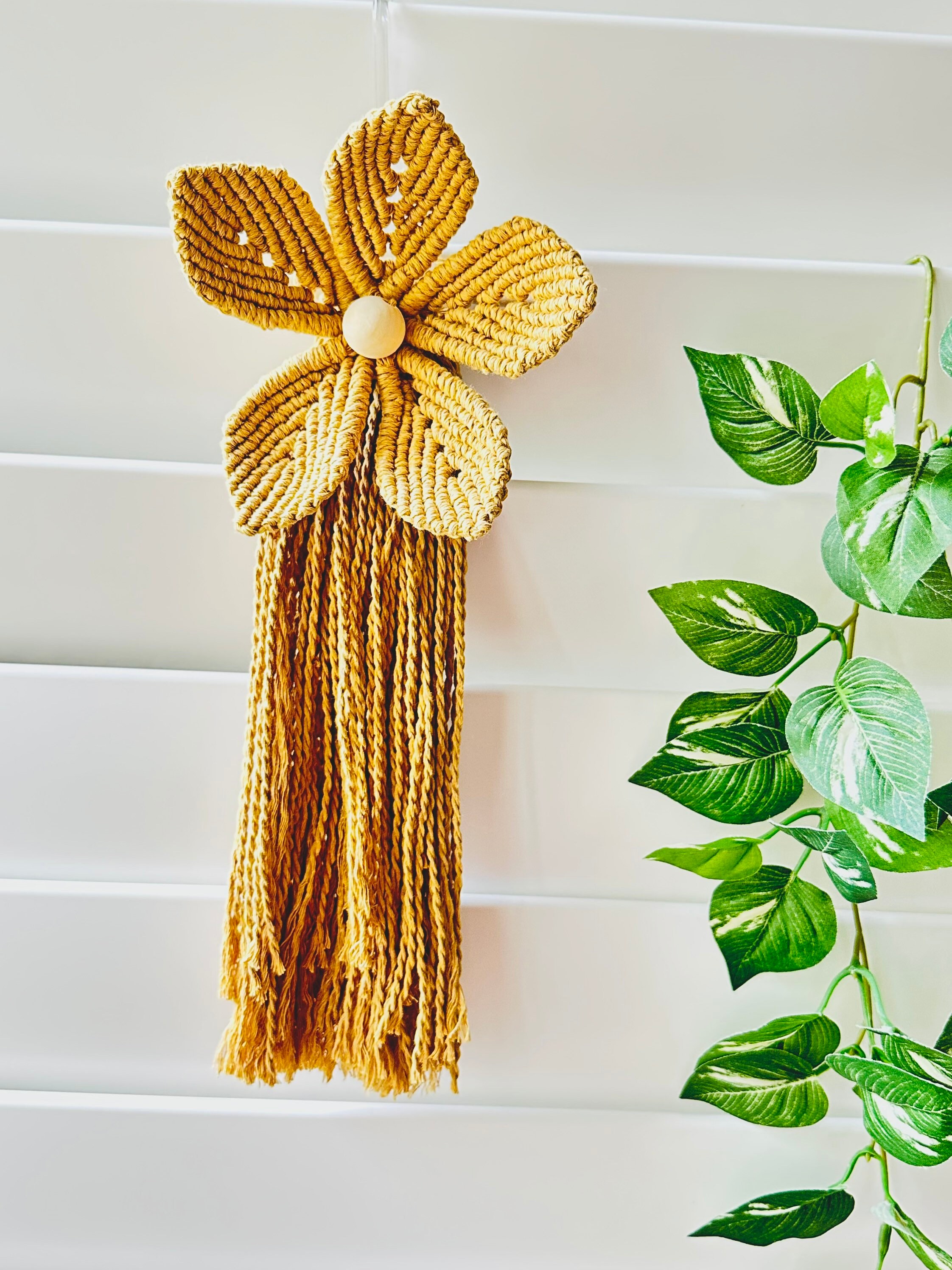 Macrame Flower Wall Hanging | Macrame Floral Tapestry | Wall Hanger ...