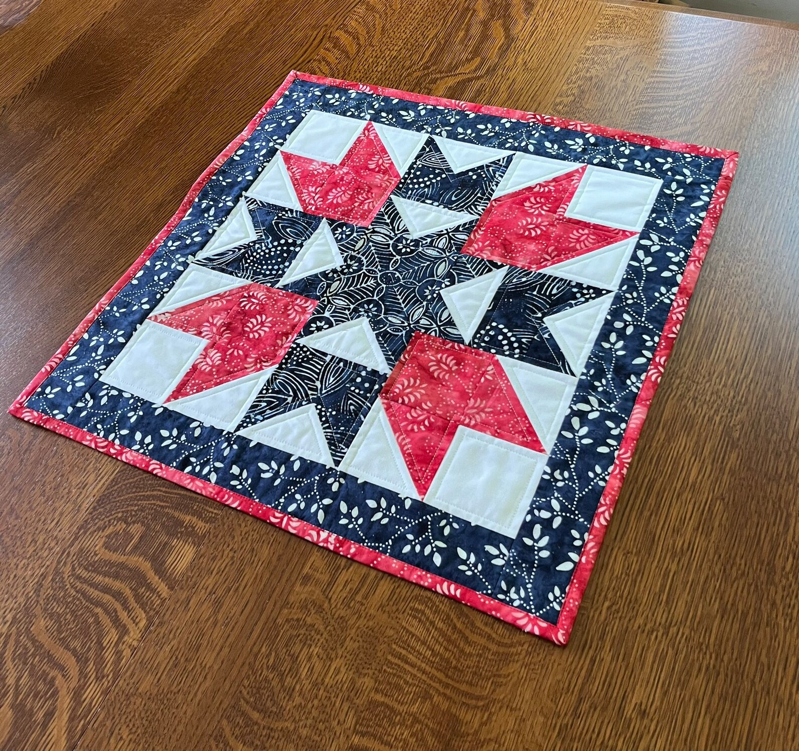 Quilted Patriotic Salute Table Topper - Etsy
