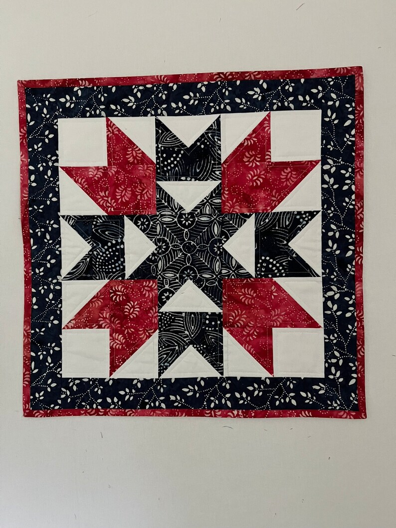 Quilted Patriotic Salute Table Topper - Etsy