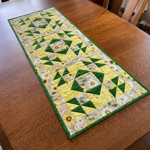 Honey Bee Quilted Table Runner - Etsy