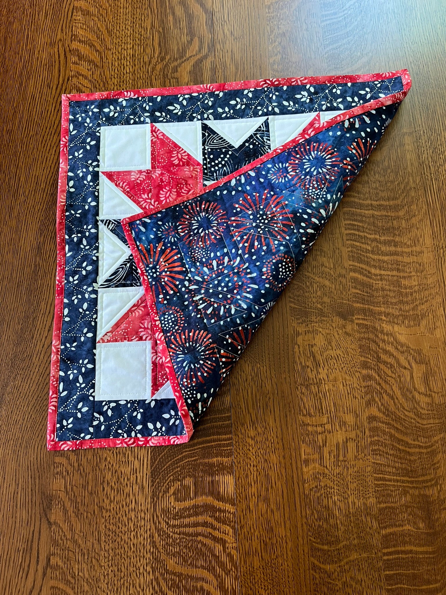 Quilted Patriotic Salute Table Topper - Etsy
