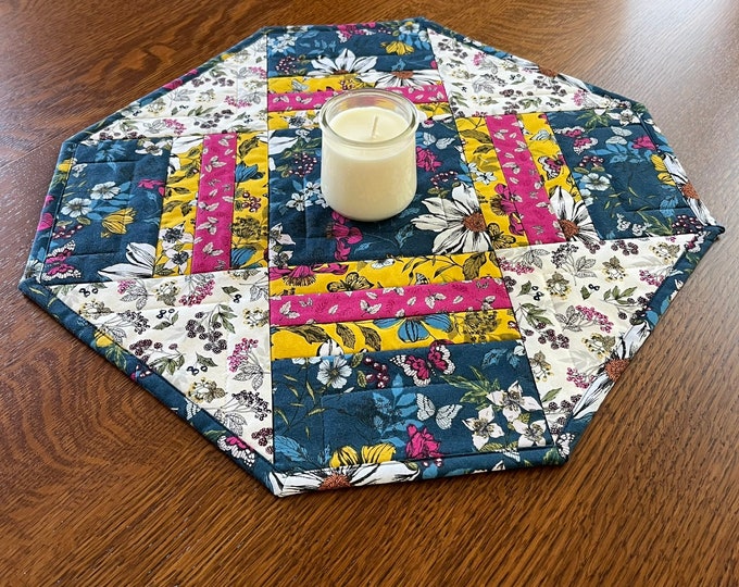 Quilted Floral Hexagon Table Topper - Etsy