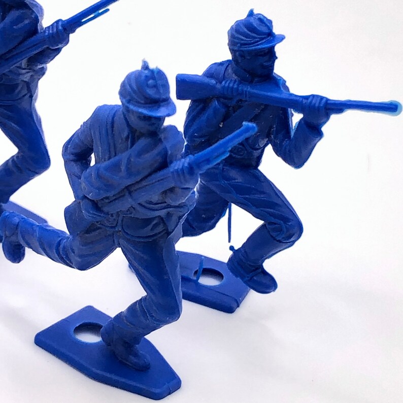 Vintage MPC Toy Soldiers 8 Pieces Blue Plastic Army Cavalry 1:32 Scale ...
