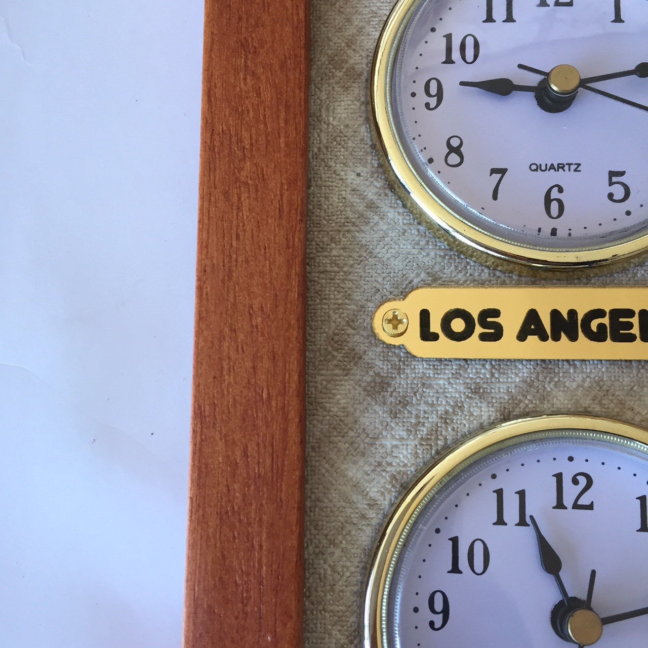 2 Customizable Zones. Time Zone Clock. Optional Zone Labels. Personal ...