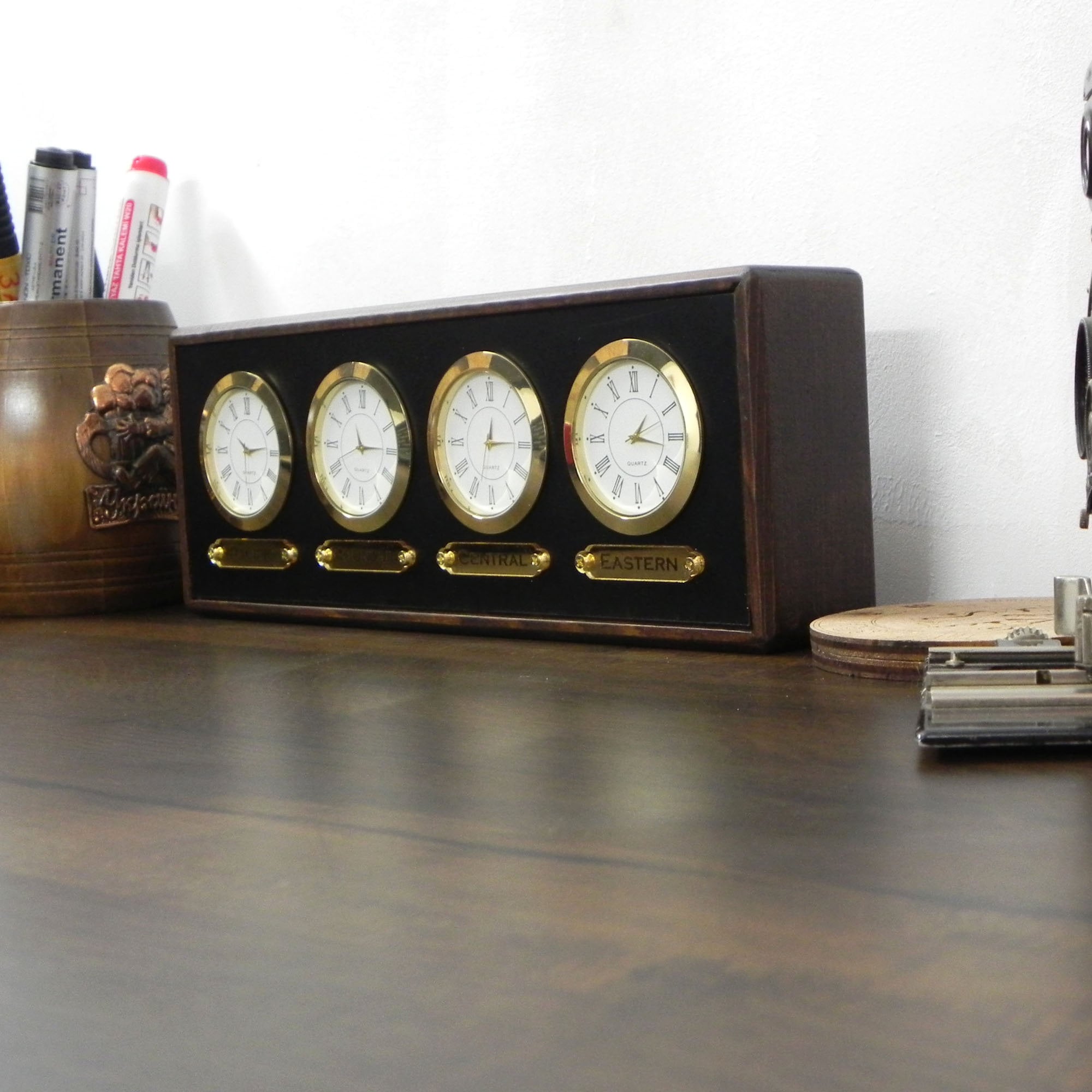 Time Zone Clock. 4 Customizable Zones. Optional Zone Labels. Personal ...