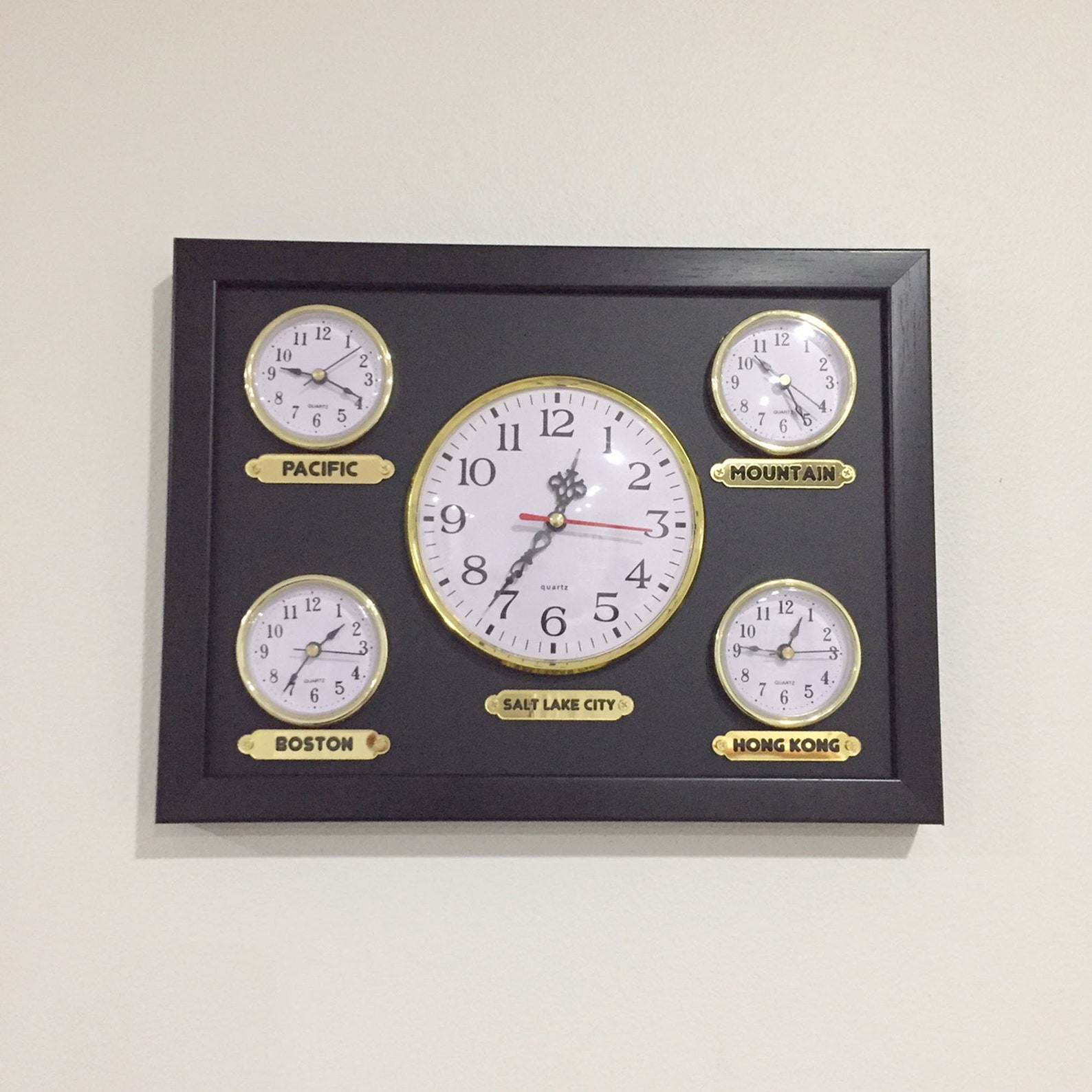 Customizable 41 Time Zone Clock. Multiple Customizable Wall Clocks for ...