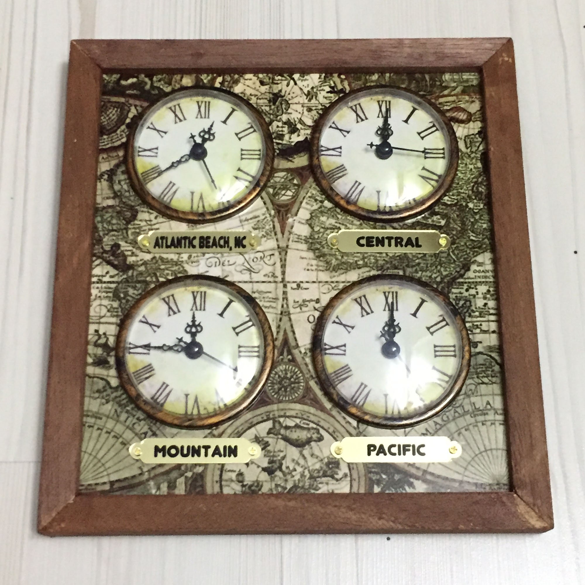 4 Zone Clock With Old Map. You Can Print the Name, Region or City You ...