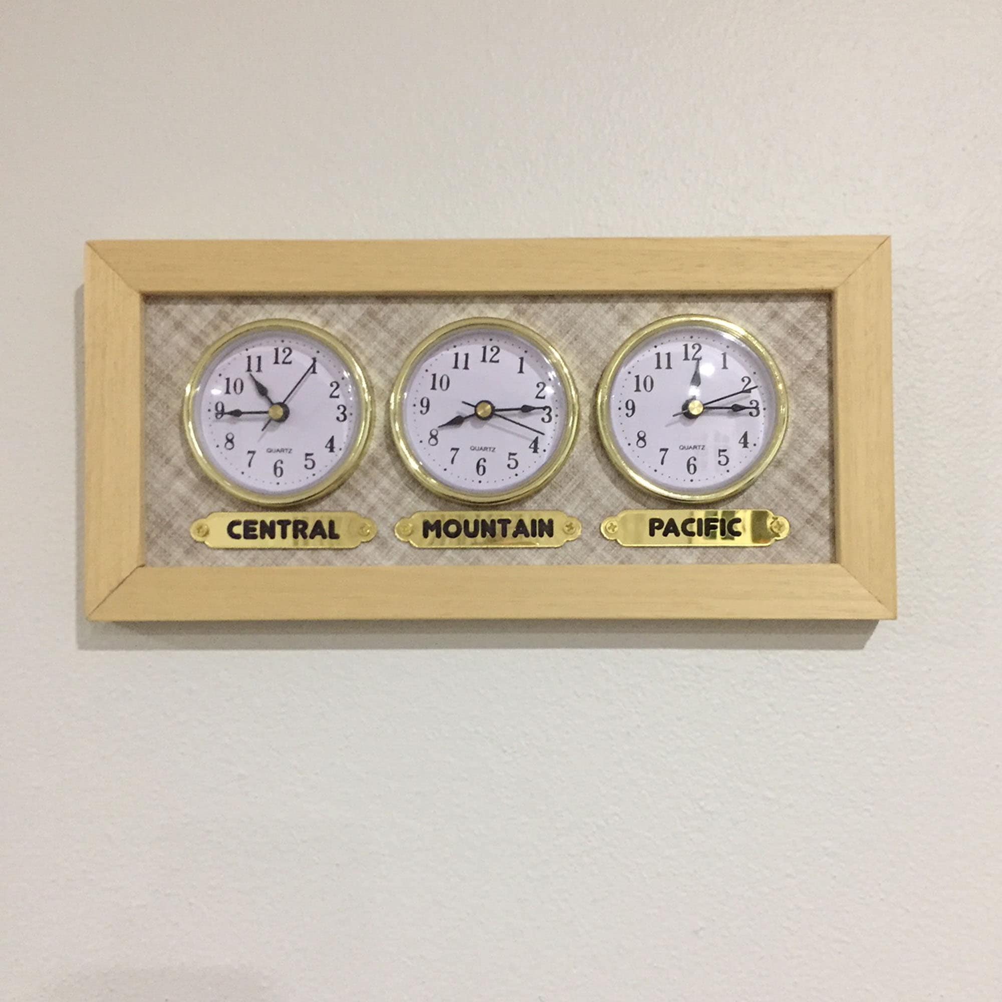 3 Customizable Zones. Time Zone Clock. Optional Zone Labels. Personal ...