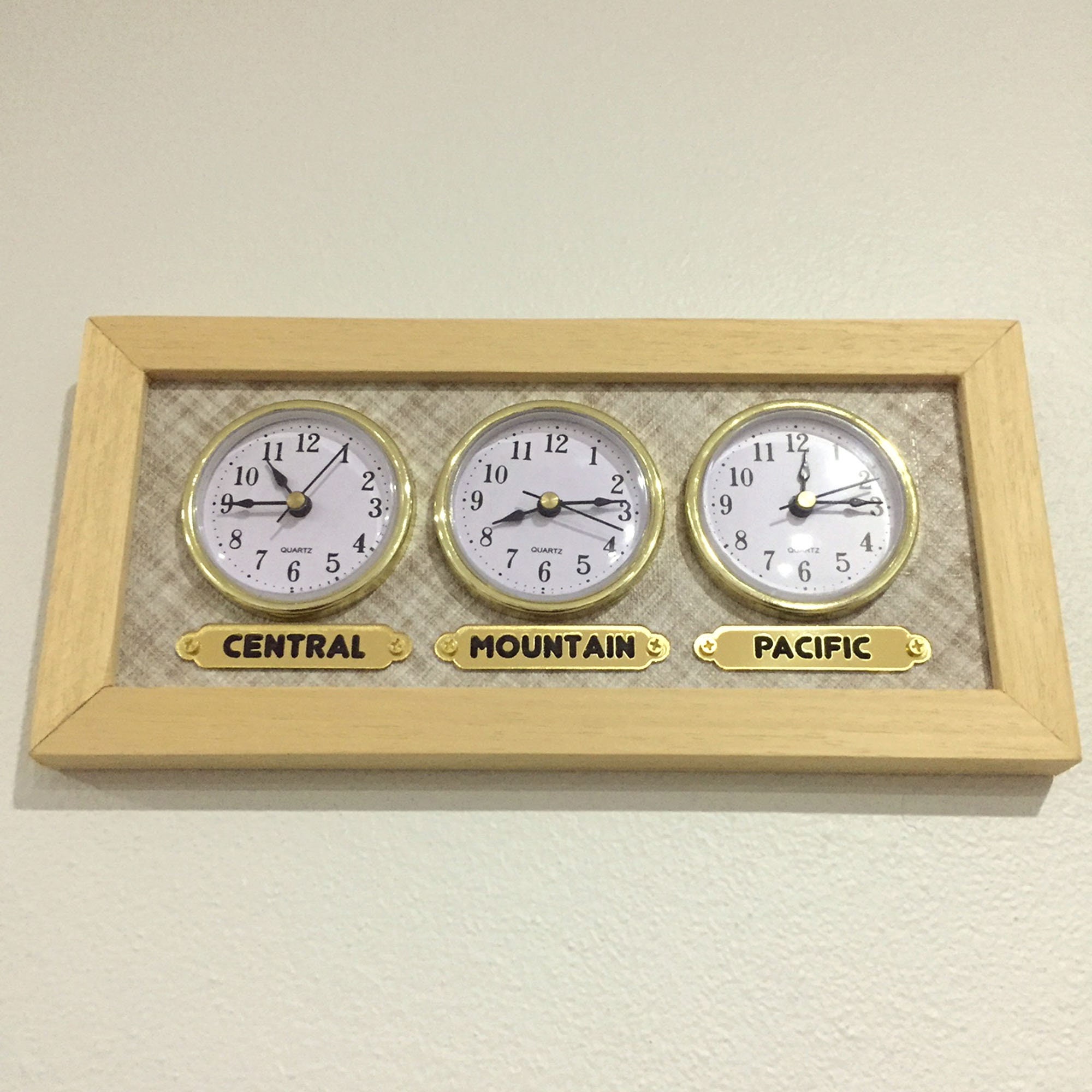 3 Customizable Zones. Time Zone Clock. Optional Zone Labels. Personal ...