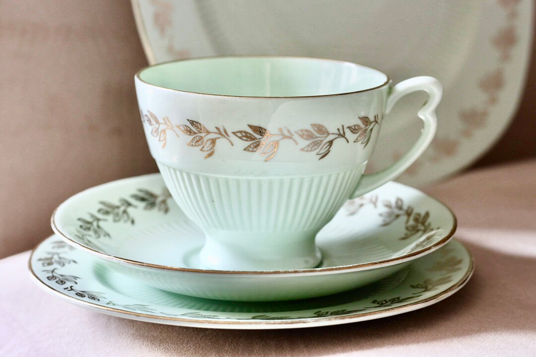 Colclough Art Deco Green Mint Decorated Gold Leaves Tea Set. - Etsy