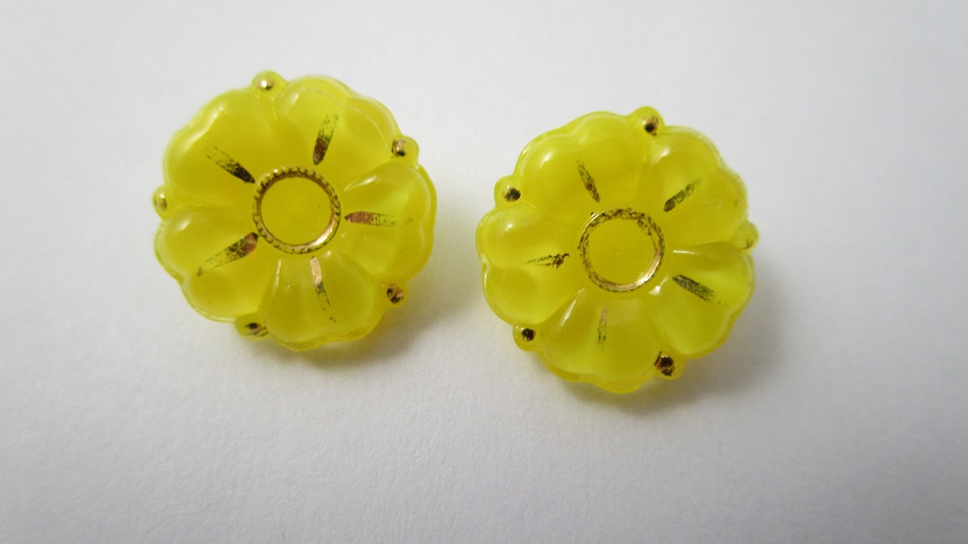 Vintage Lemon Yellow Glass Buttons 9/16" Wide Gold Accents Flower ...
