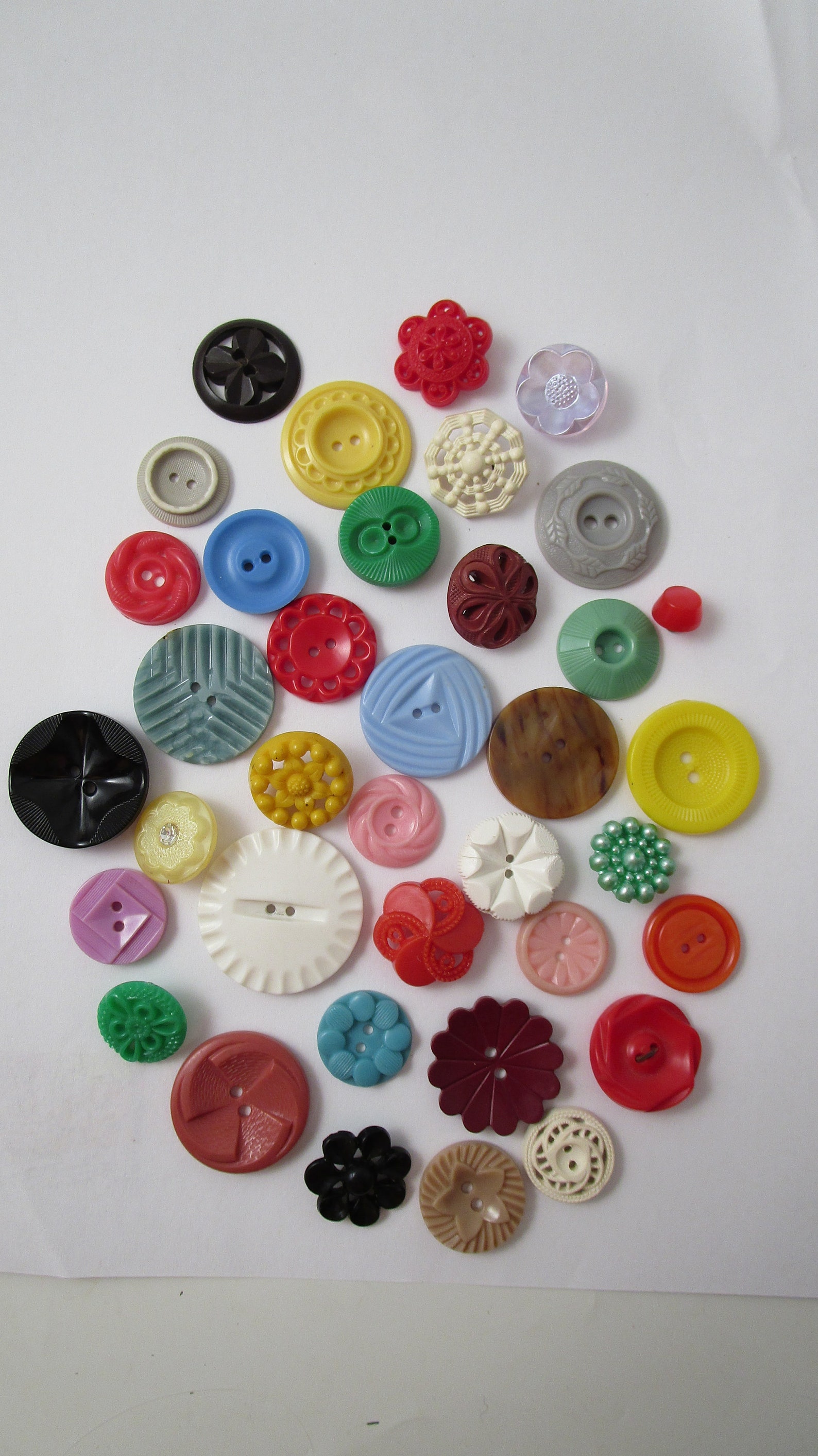 Vintage Lot Colorful Plastic Buttons Housedress Rainbow Colors Cottage ...