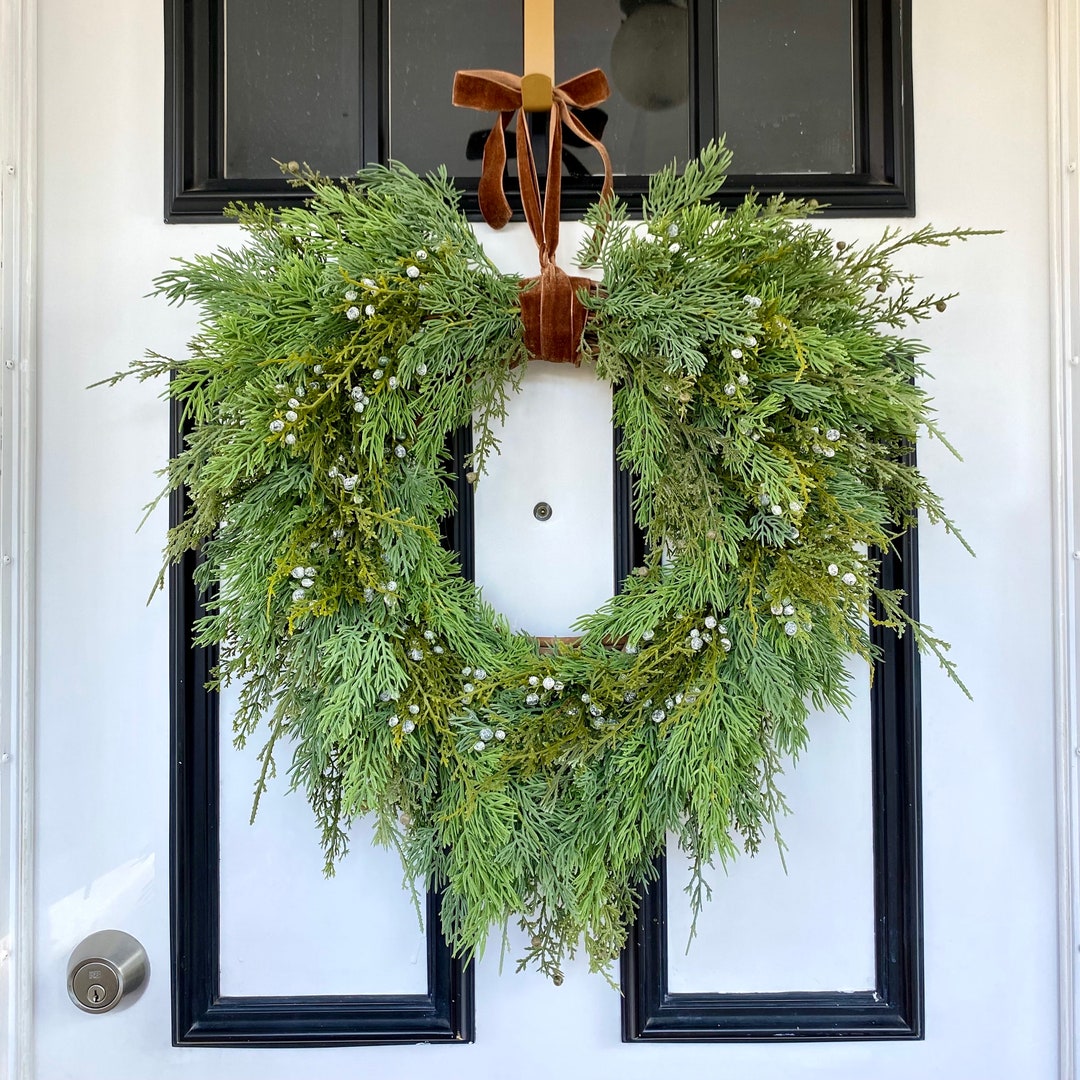 Drooping Cedar Wreath, Modern Winter Wreath for Door, Elegant Christmas ...