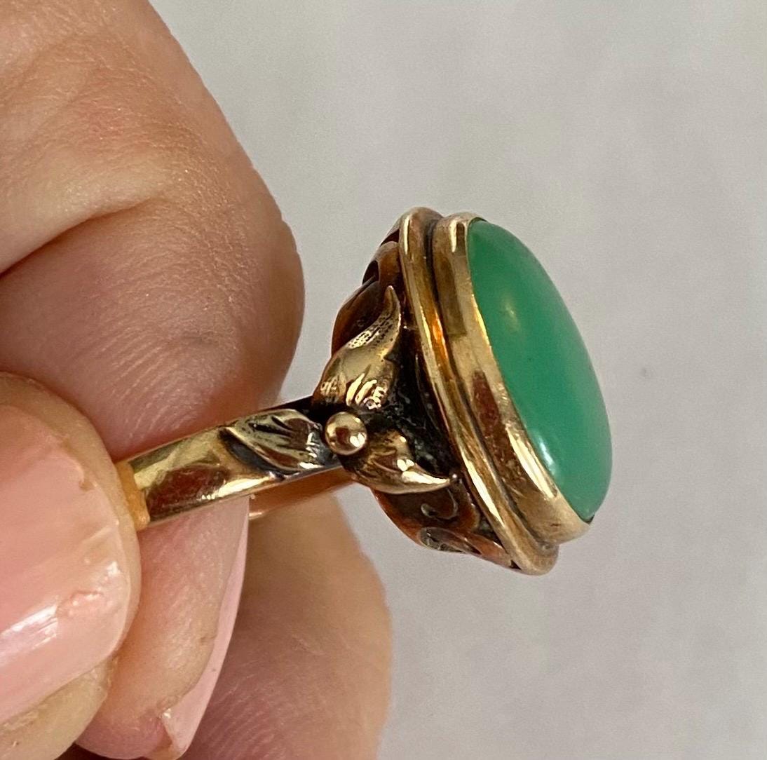 Vintage Bezel Set Green Jade Oval Cabachon 14k Yellow Gold Womans ...