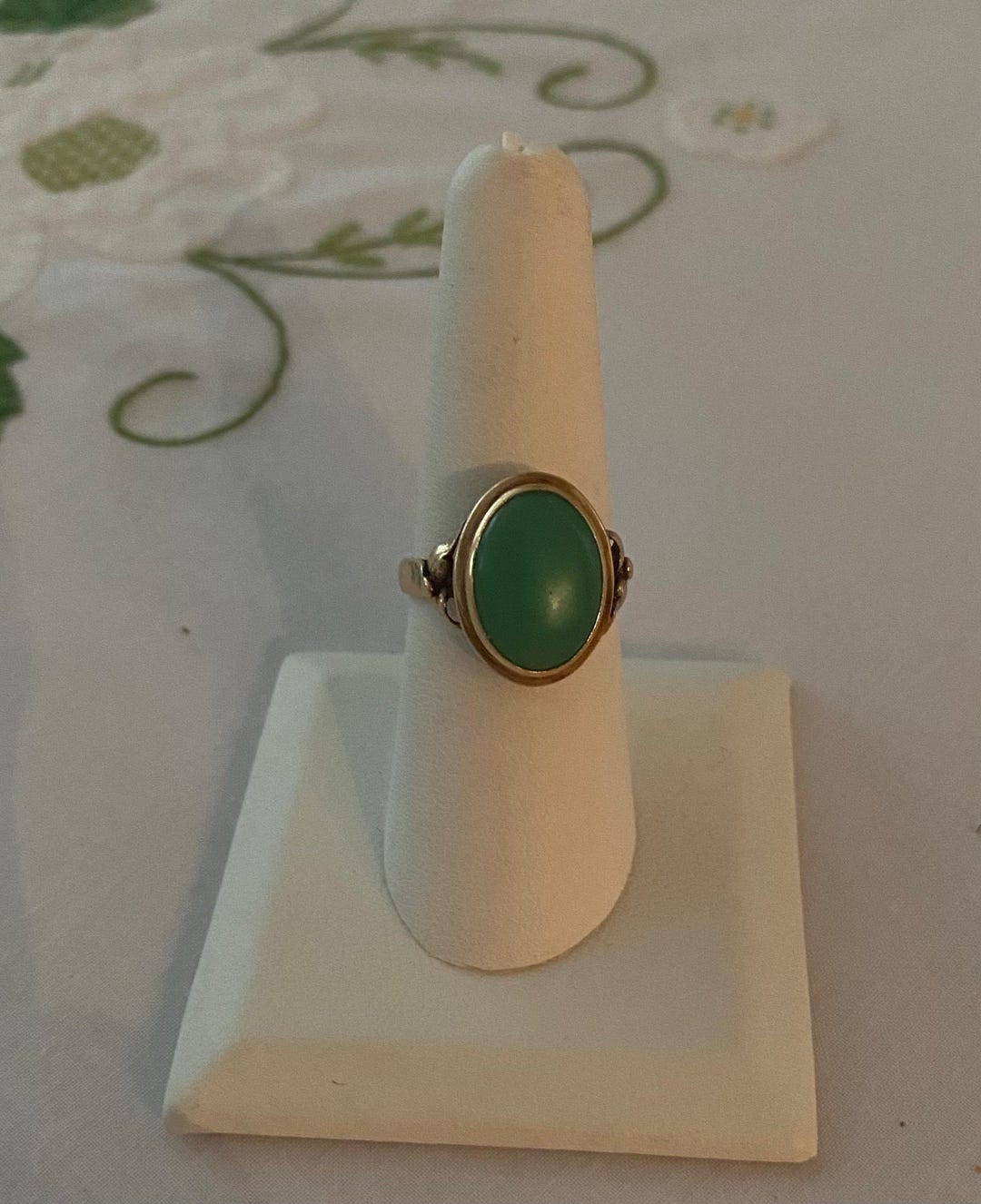 Vintage Bezel Set Green Jade Oval Cabachon 14k Yellow Gold Womans ...
