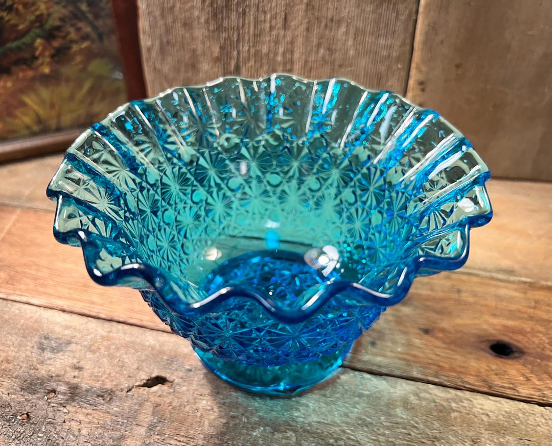LE Smith Daisy and Button Colonial Blue Crimped Bowl No. 4621 - Etsy