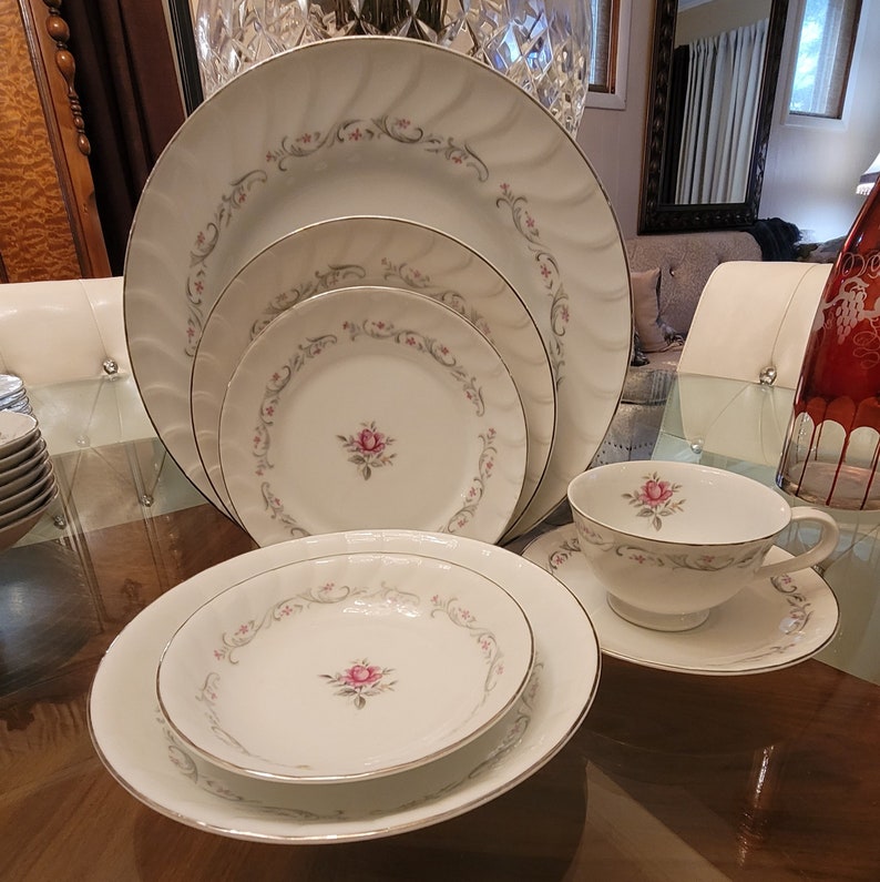 Vintages Pieces Of Royal Swirl Fine China Of Japan 7 Lots Of 7 Etsy