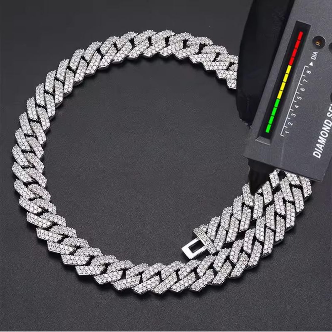 Cuban Link Hip Hop Pendant / Moissanite Diamond Studded Miami Cuban ...