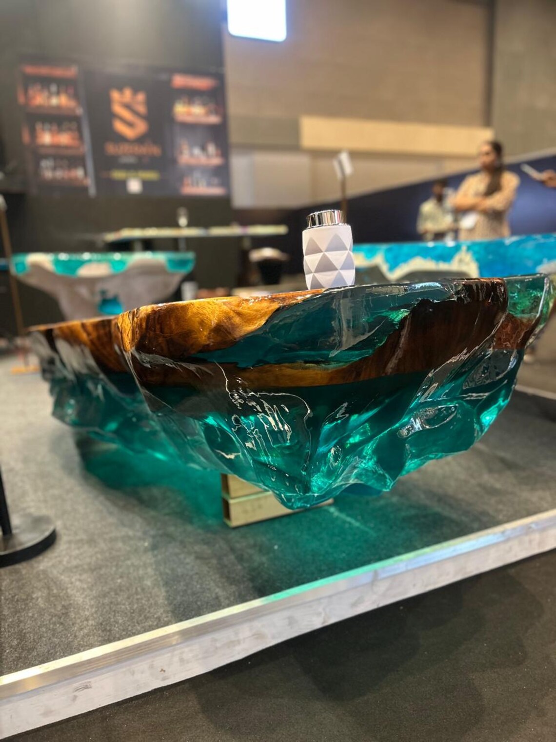 Handcrafted Epoxy Resin Bathtub: Custom Luxury Bath - Etsy