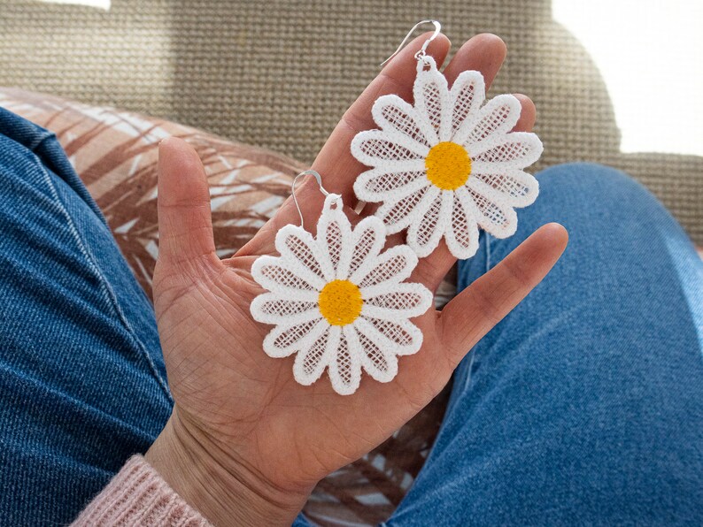 Daisy Earrings: Floral FSL Machine Embroidery Design (digital Download ...