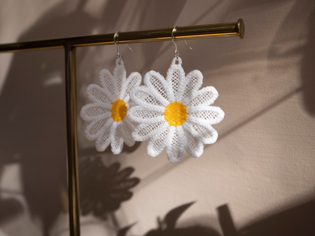 Daisy Earrings: Floral FSL Machine Embroidery Design (digital Download ...