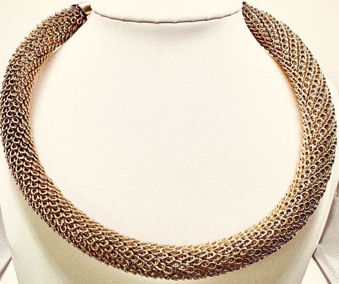 90'S Gold Tone Twisted Chain Metal Base Chunky Eygption Styled Collor ...