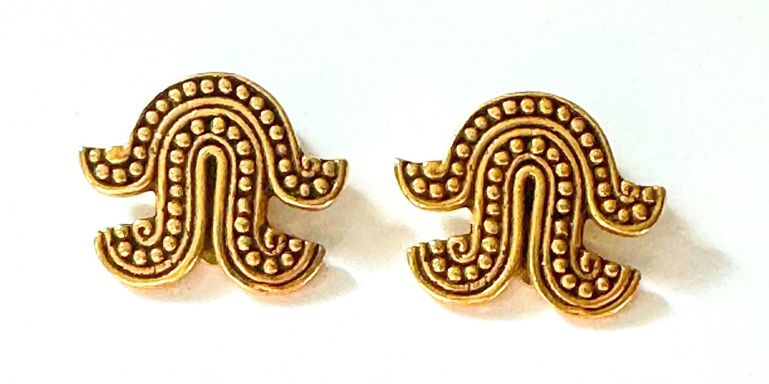 Offers on All Items Taken, Vintage MMA OMA Gold Tone Clip on Earrings ...
