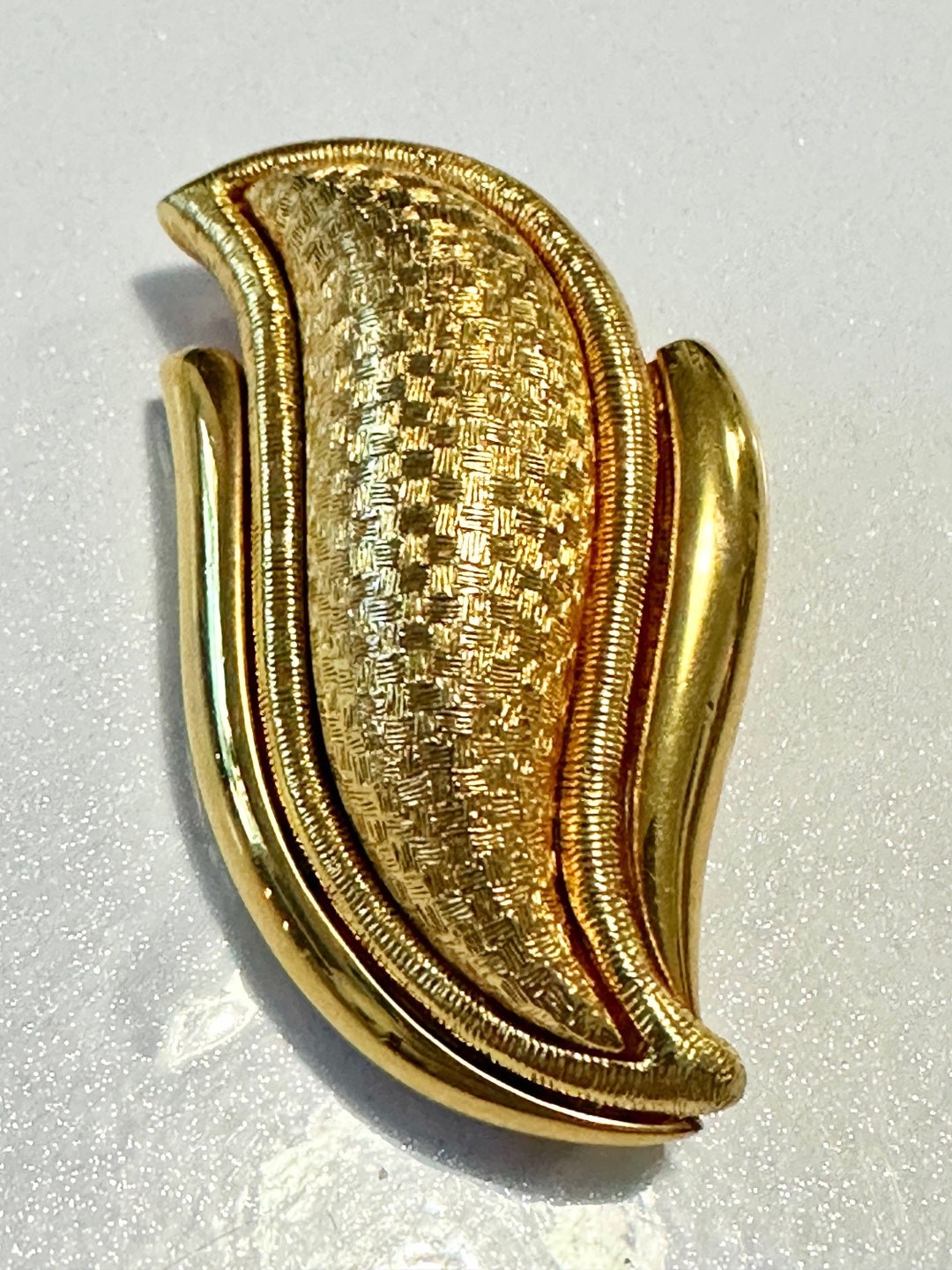 Stylish Ladies Vintage Gold Plated Signed Monet Brooch , With a French ...