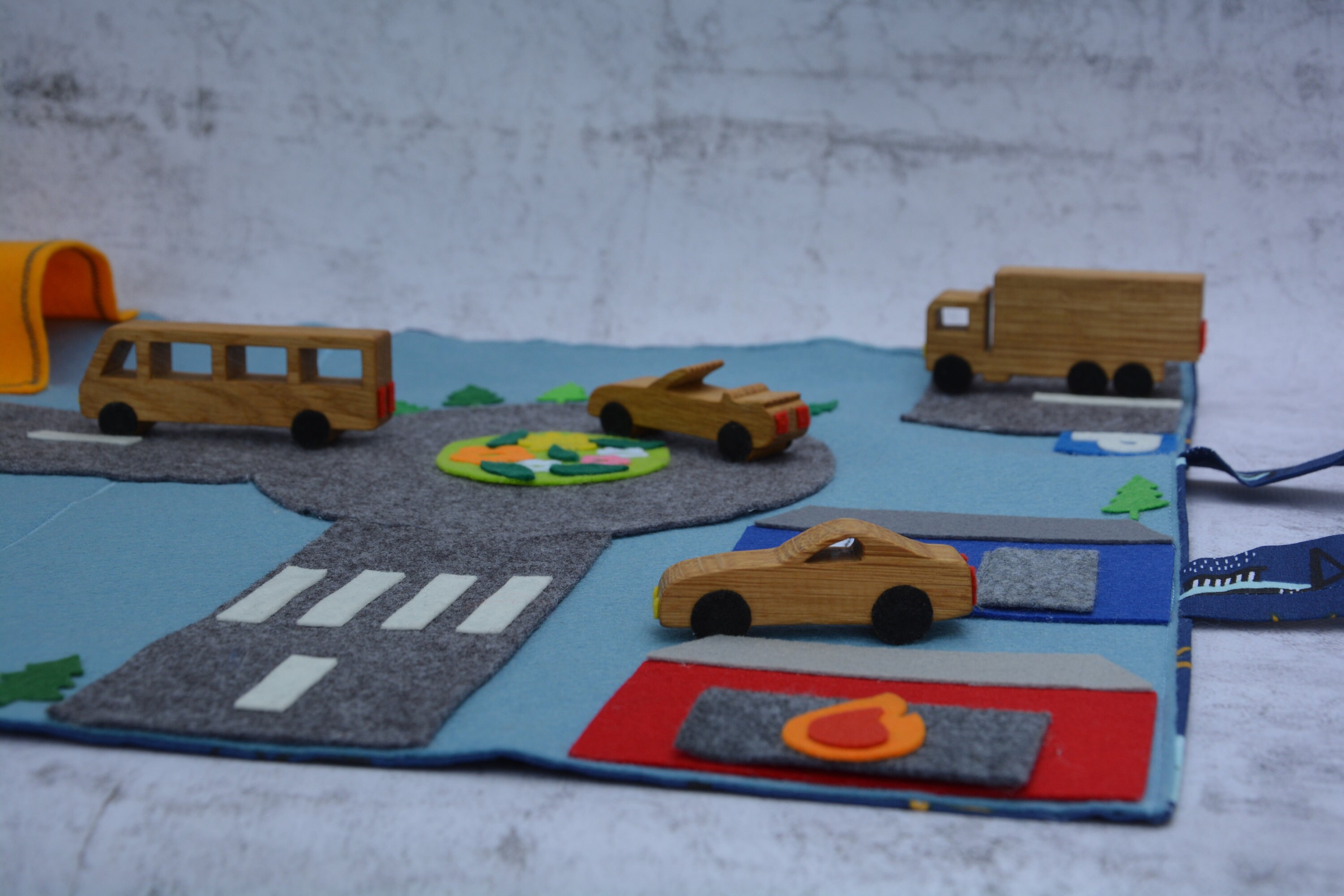 Complete Play Set, Felt Play Mat With Wooden Cars, Road Adventure City ...