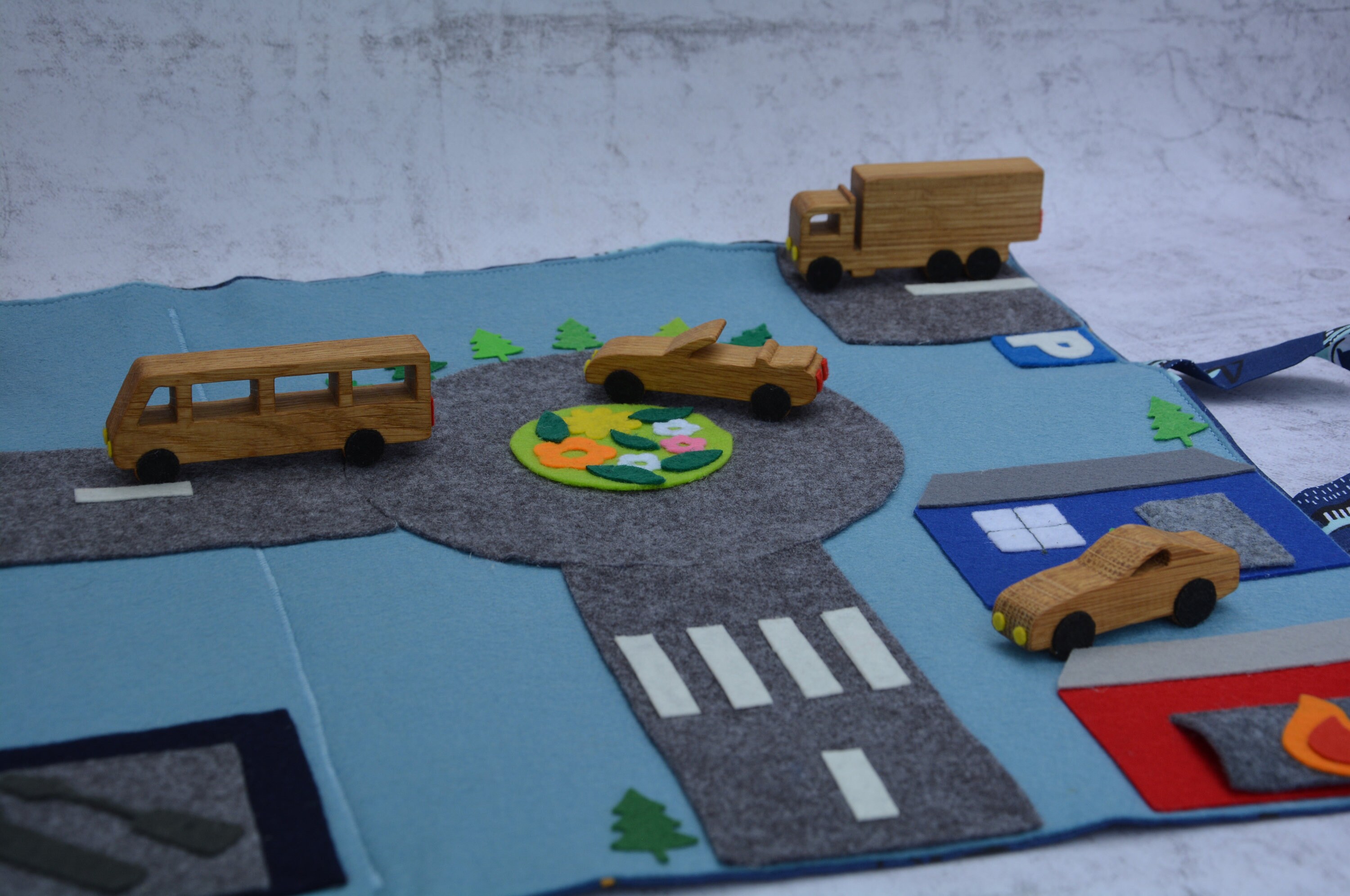 Felt Road Play Mat With Wooden Cars: Foldable Travel Toy - Etsy