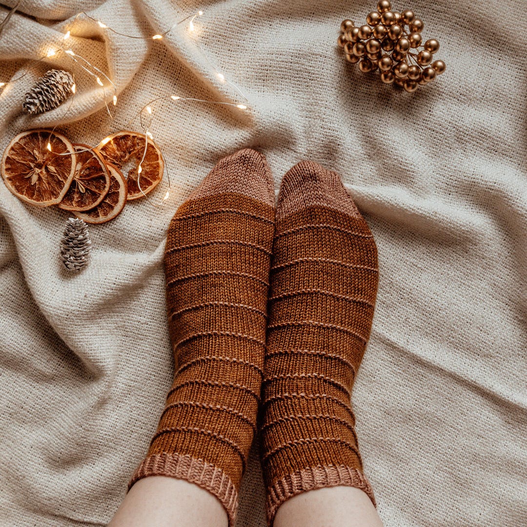 Beginner Basic Sock Knitting Pattern, Easy Knit Ankle Socks Pattern ...