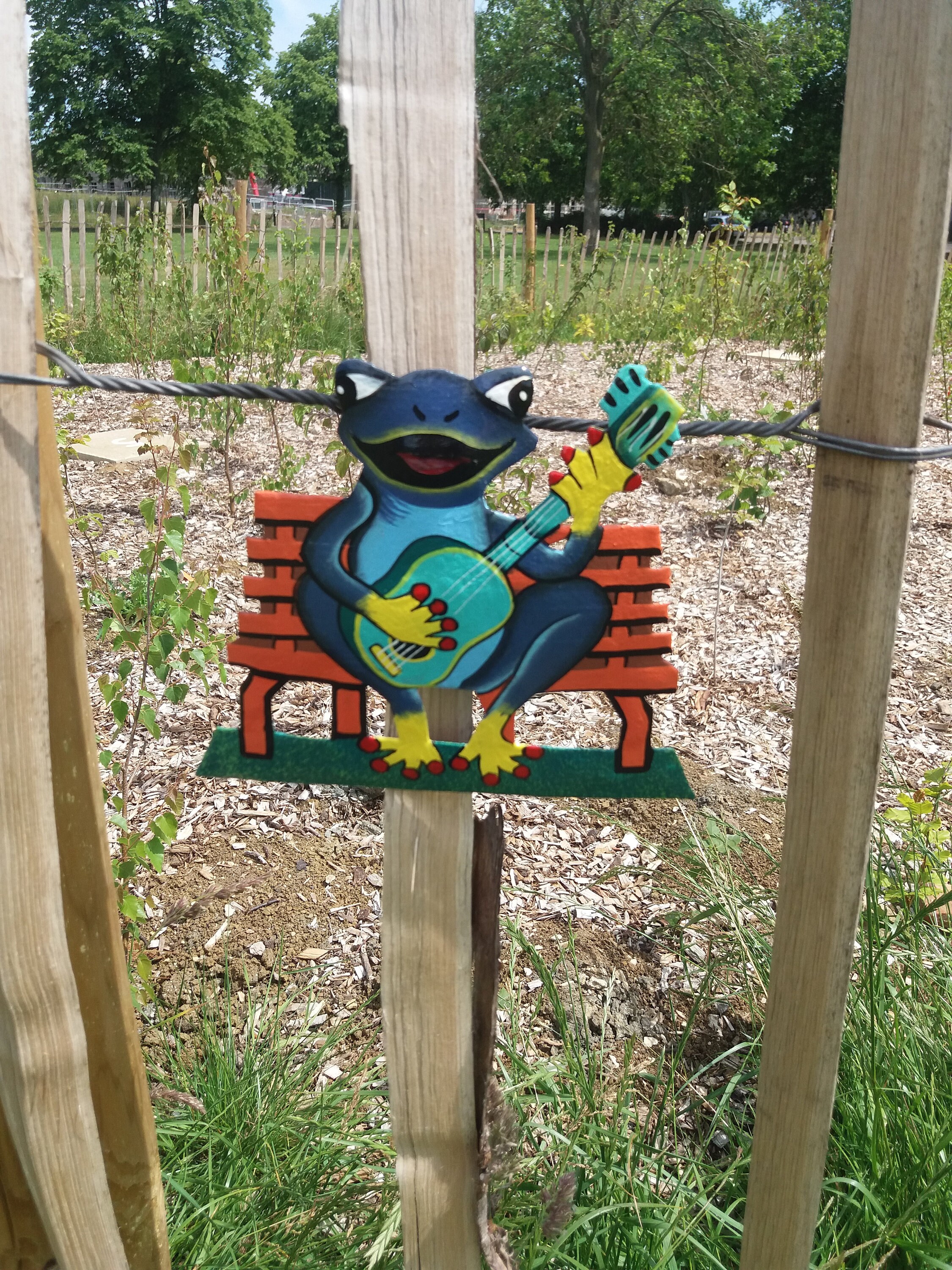 Metal Frog With Guitar Wall Hanger Made From Recycled Steel Drums in ...