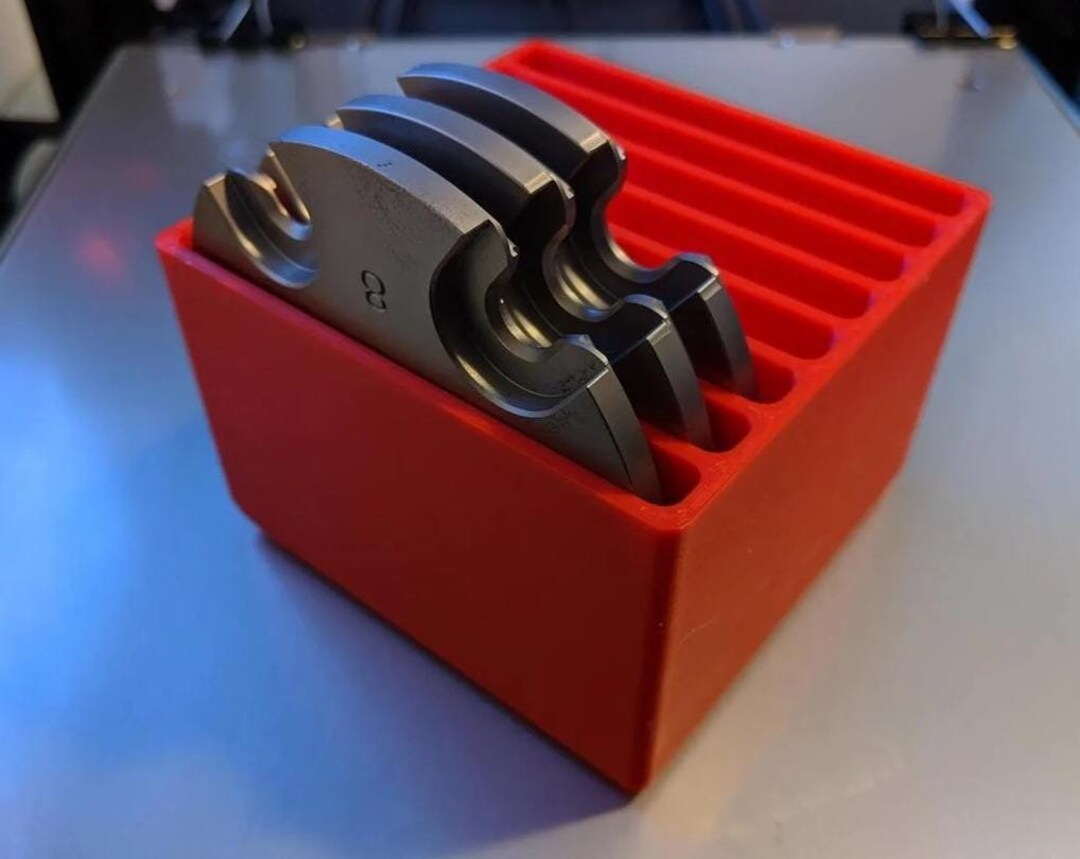 Hornady Shell Plate Holder: Reloading Plate Organizer, Holds 8 Plates ...